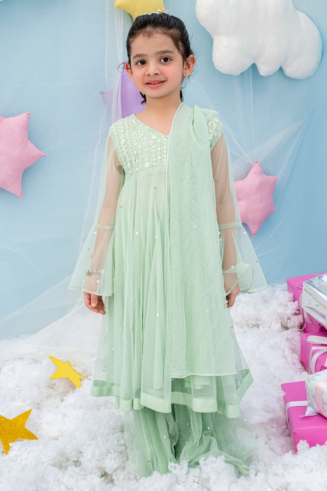 Fatima Khan Official | Glowy Green